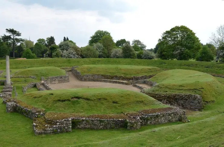 10 Roman Amphitheatres in Britain - HeritageDaily - Archaeology News