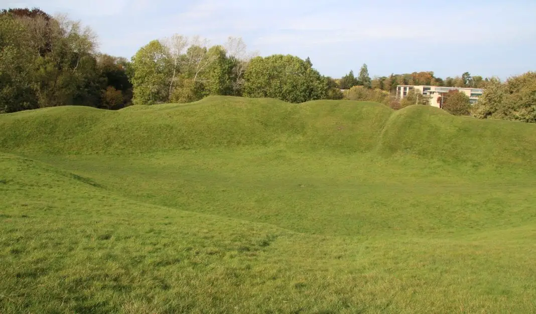 10 Roman Amphitheatres in Britain