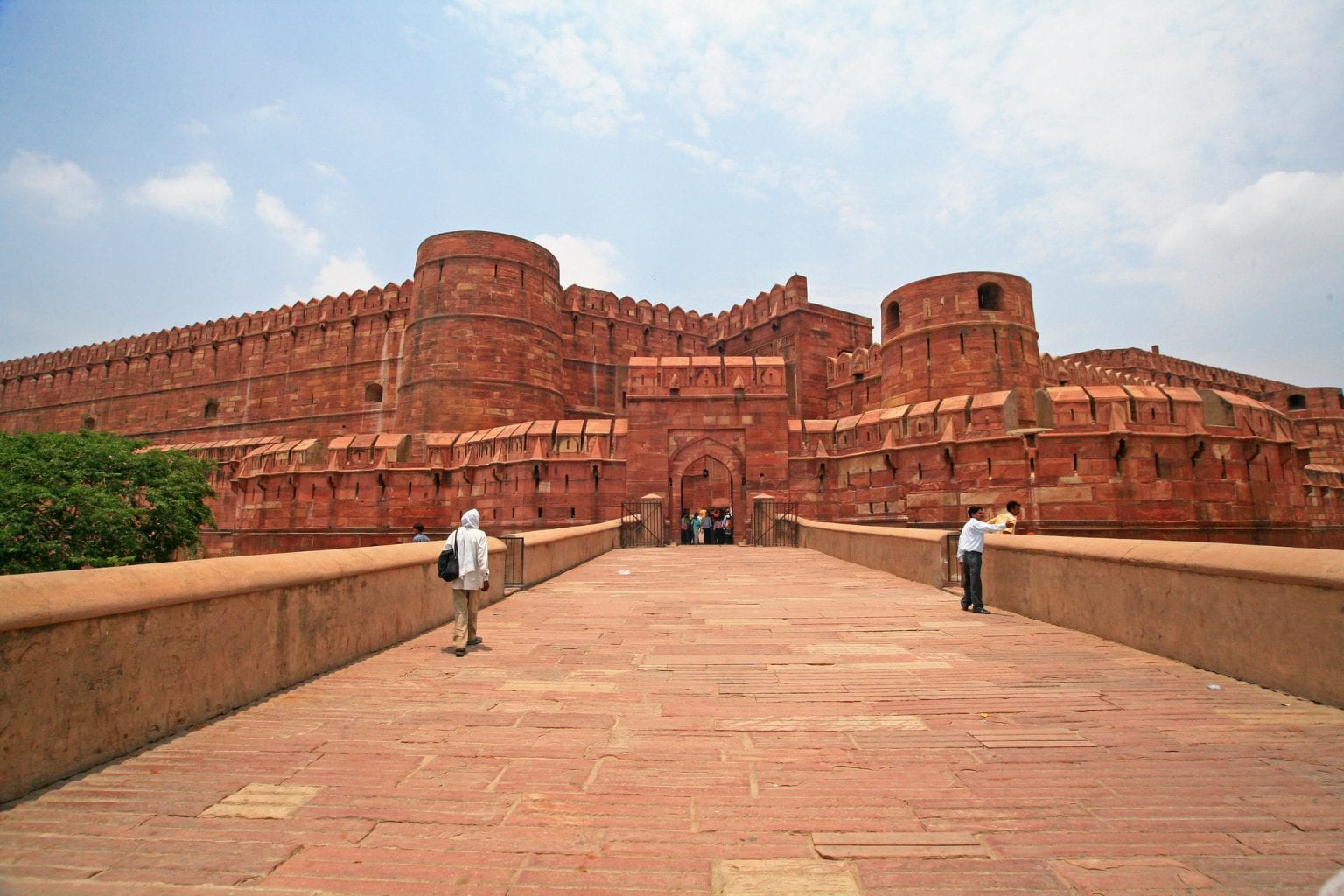 15 Historic Forts From India