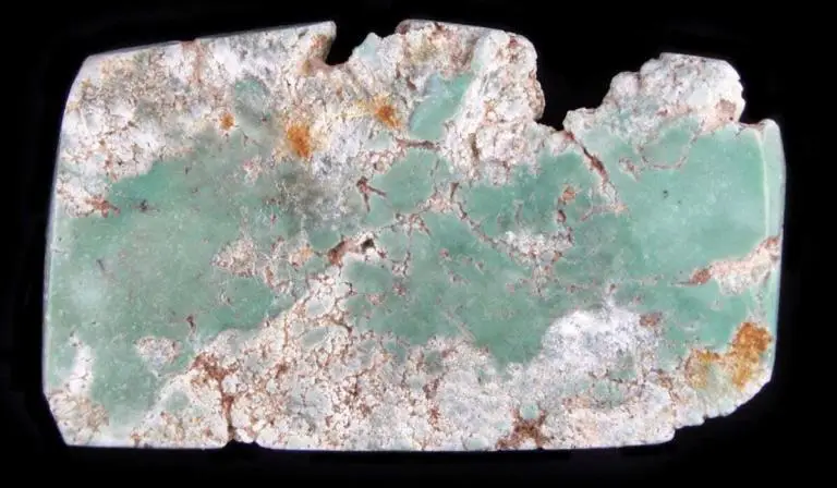 Research sheds new light on early turquoise mining in Southwest