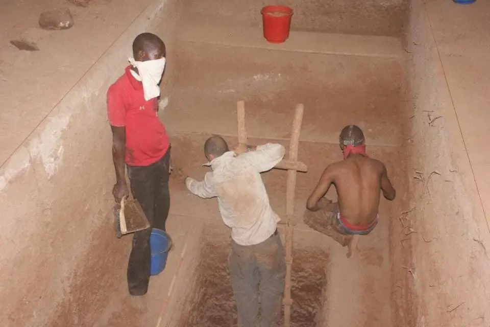 Kenyan cave sheds new light on dawn of modern man