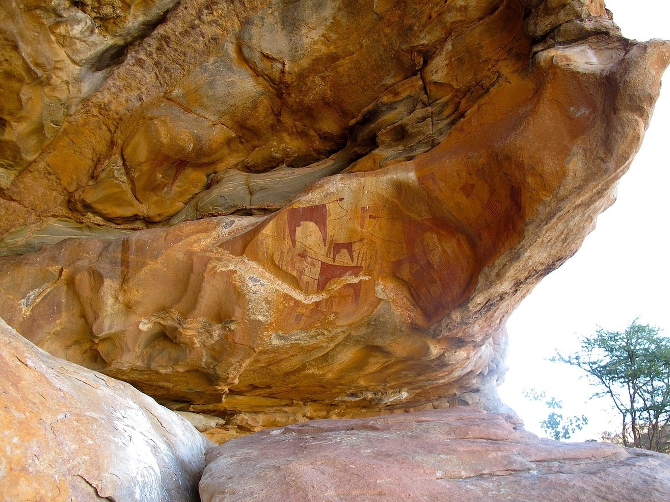 10 prehistoric cave paintings