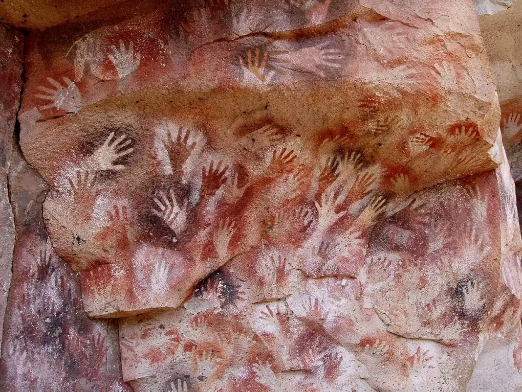 10 prehistoric cave paintings