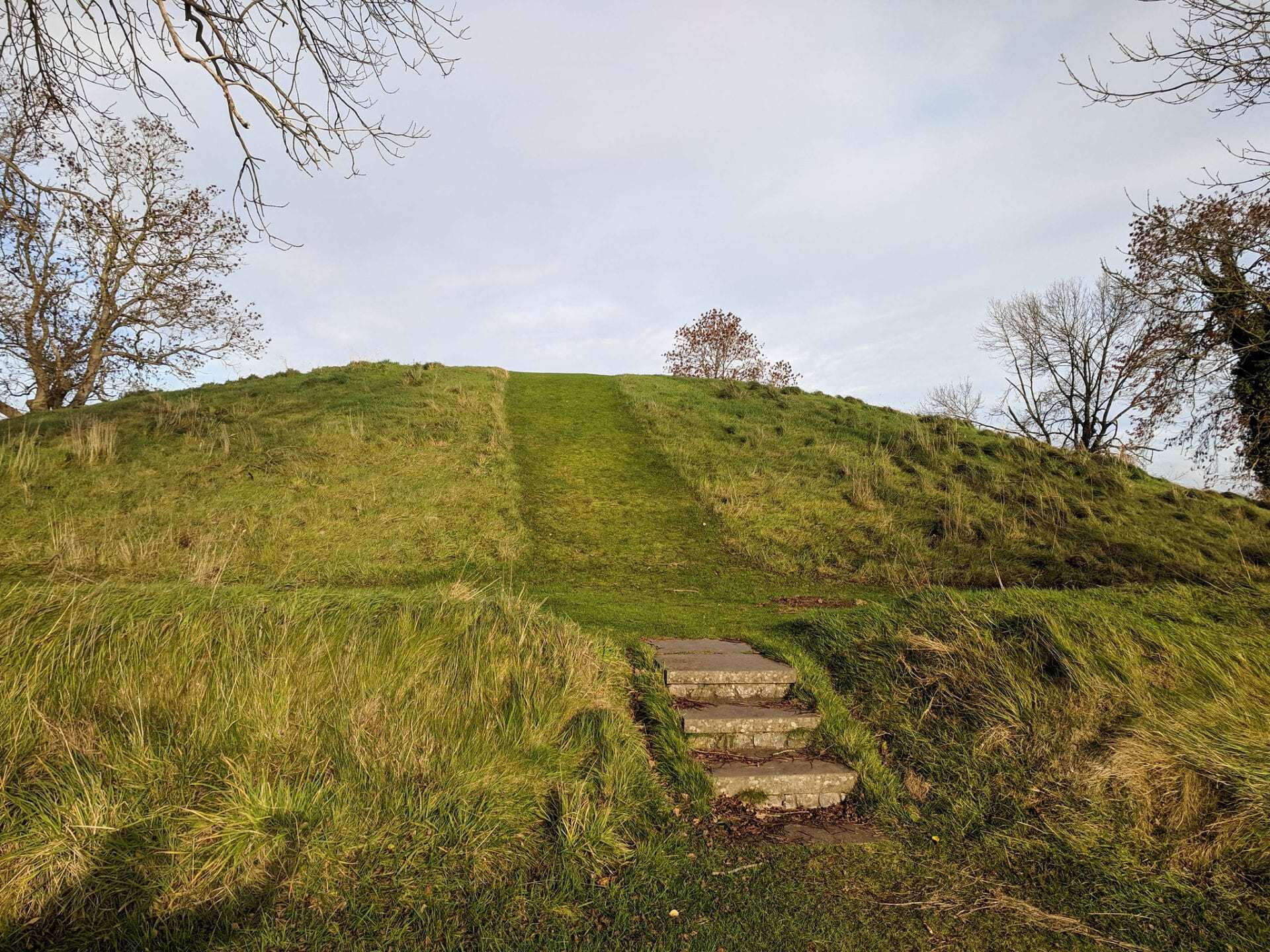 Archaeologists Discover Evidence of Ancient Temple Complexes at Navan Fort