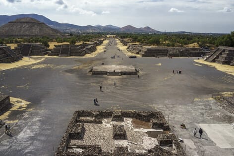 100 ancient ruins around the world