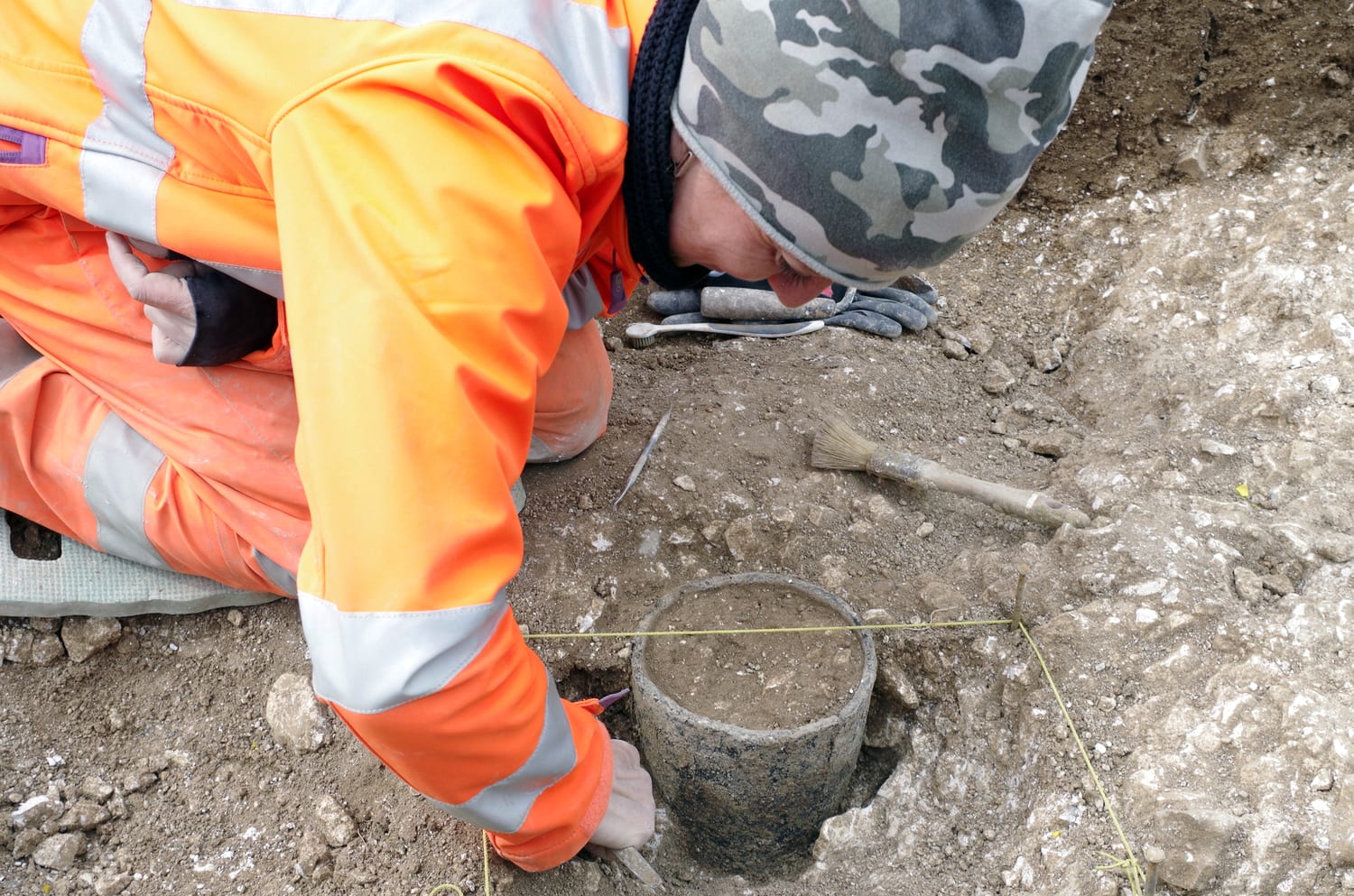 Excavations in Stonehenge Landscape Reveals Neolithic Burials & Bronze ...