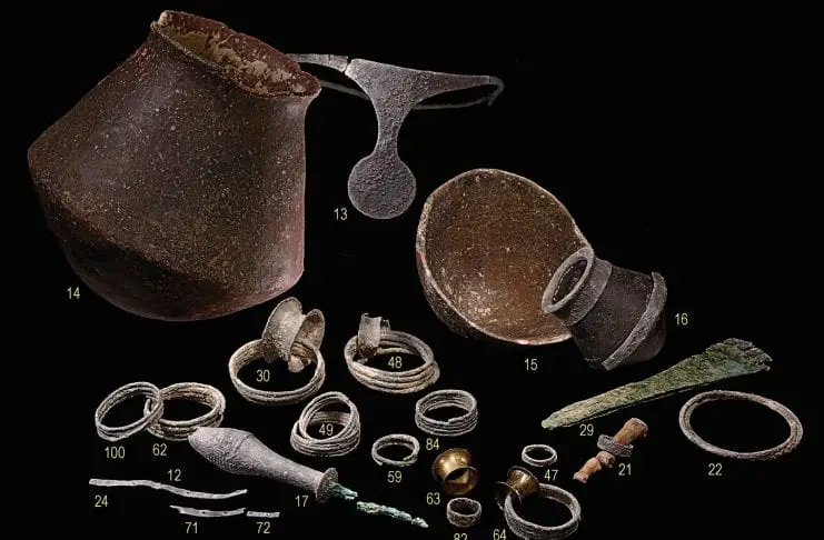 Female Ruler Found Beneath Europe's First Bronze Age Palace ...