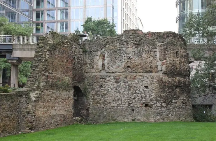 London’s Roman Fort - HeritageDaily - Archaeology News