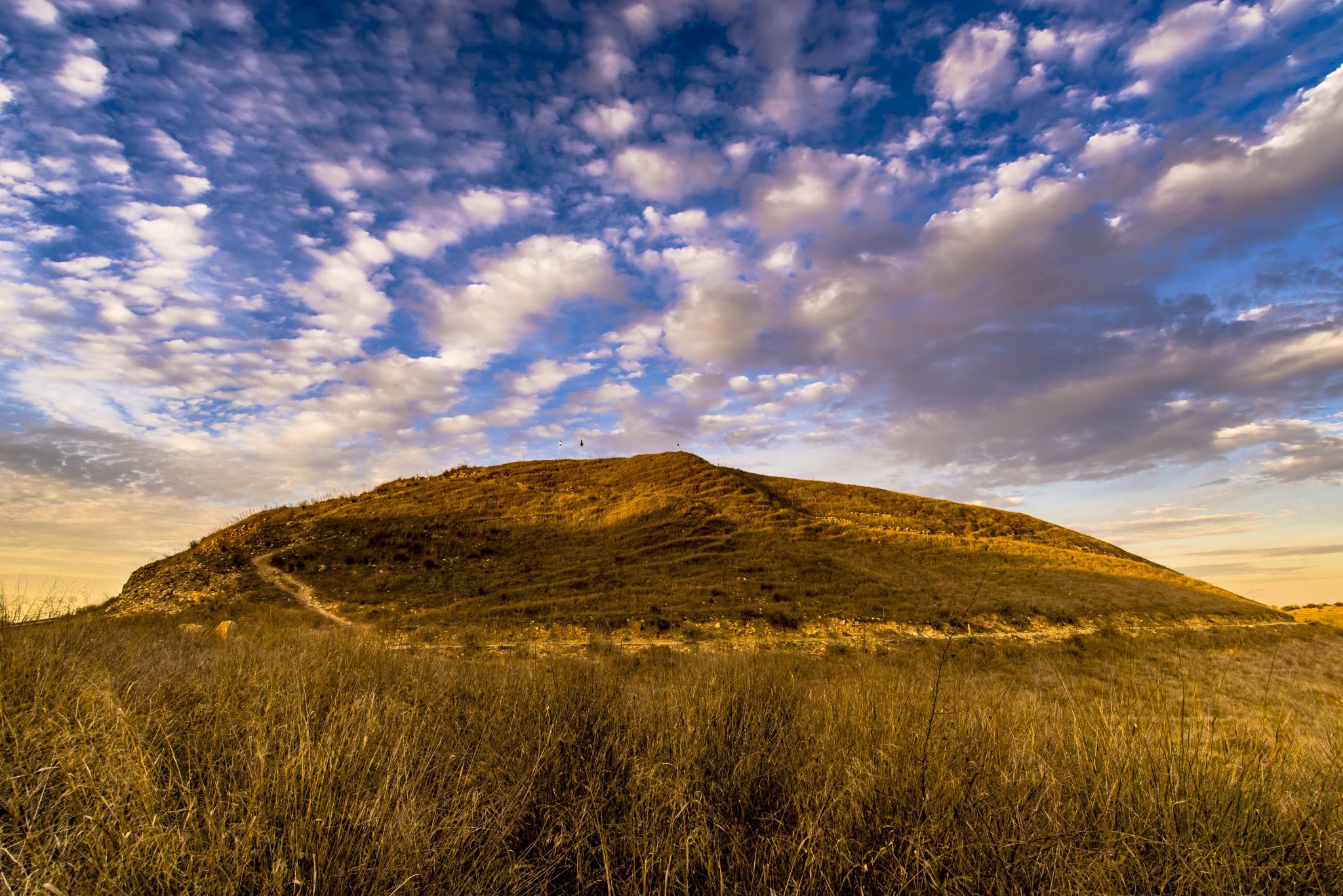 Siege ramps and breached walls: Ancient warfare and the Assyrian ...