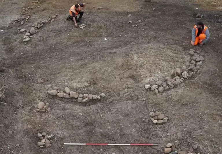 Decapitated skeletons found in Roman cemetery