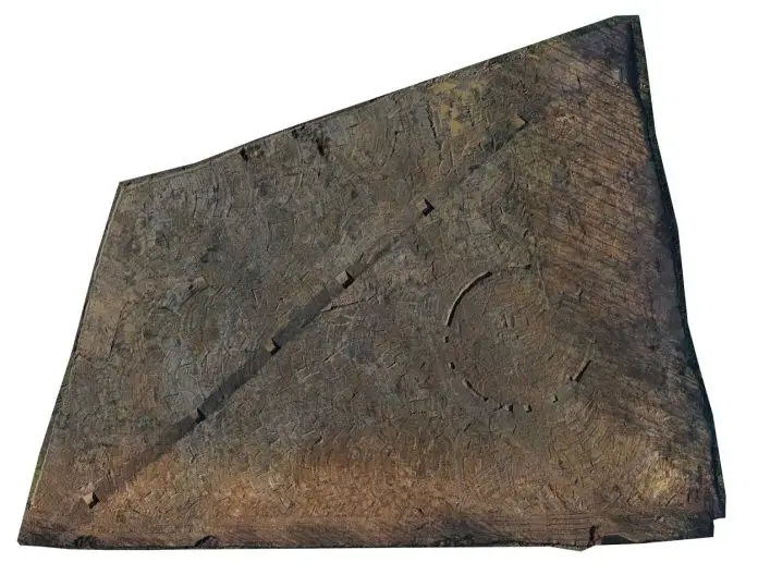 Archaeologists uncover ancient ring ditch