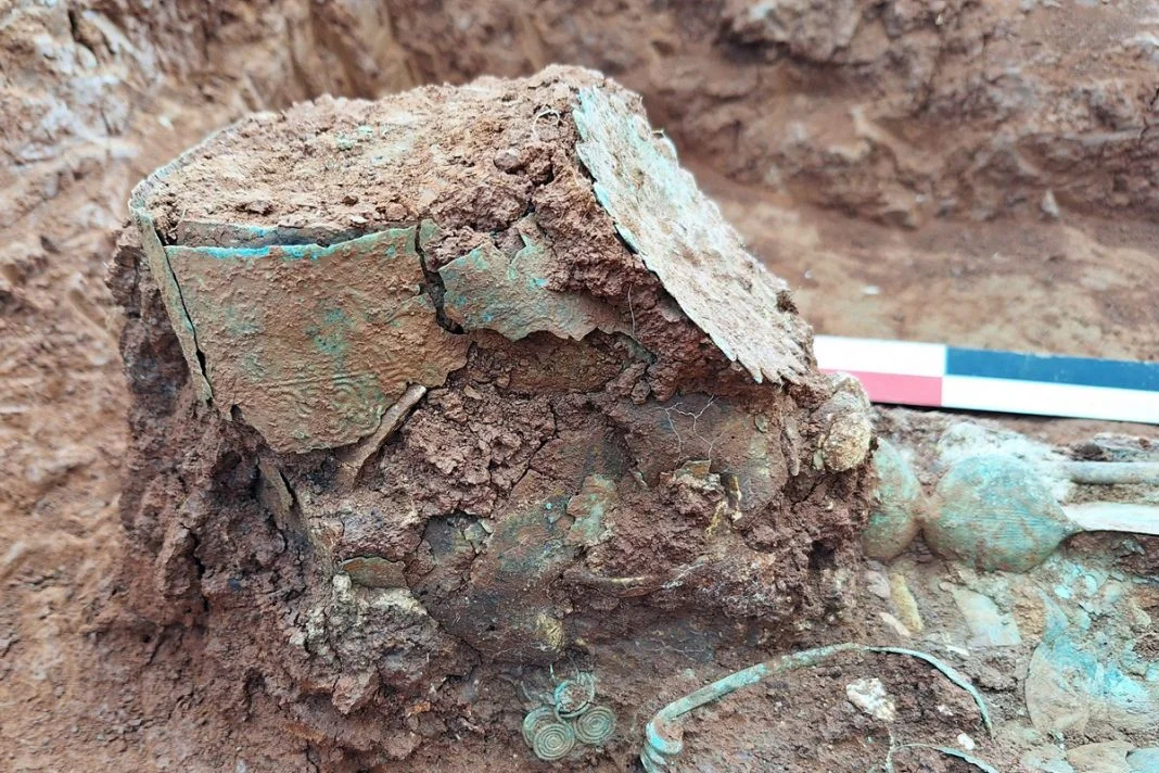 Archaic-Era tomb contains elaborate bronze diadem